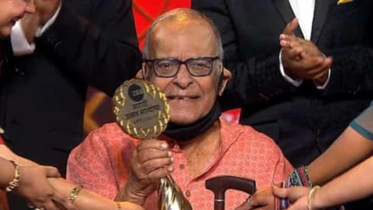 Achyut Potdar Height, Weight, Age, Bio, Body Stats, Net Worth & Wiki ...